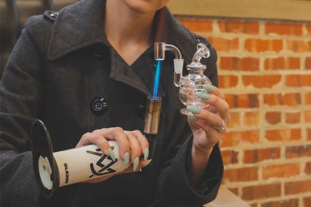 Heating Your Quartz Banger For Safe & Smooth Dabs | Cannabox