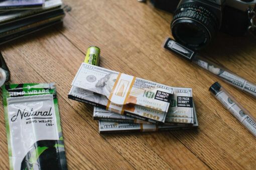 What is a Joint? | Joints vs. Blunts | Cannabox